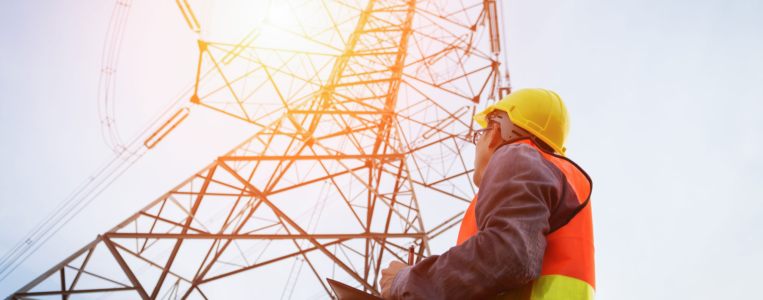 Sustainability of Grid Insulator Materials: Glass vs Porcelain vs Composite